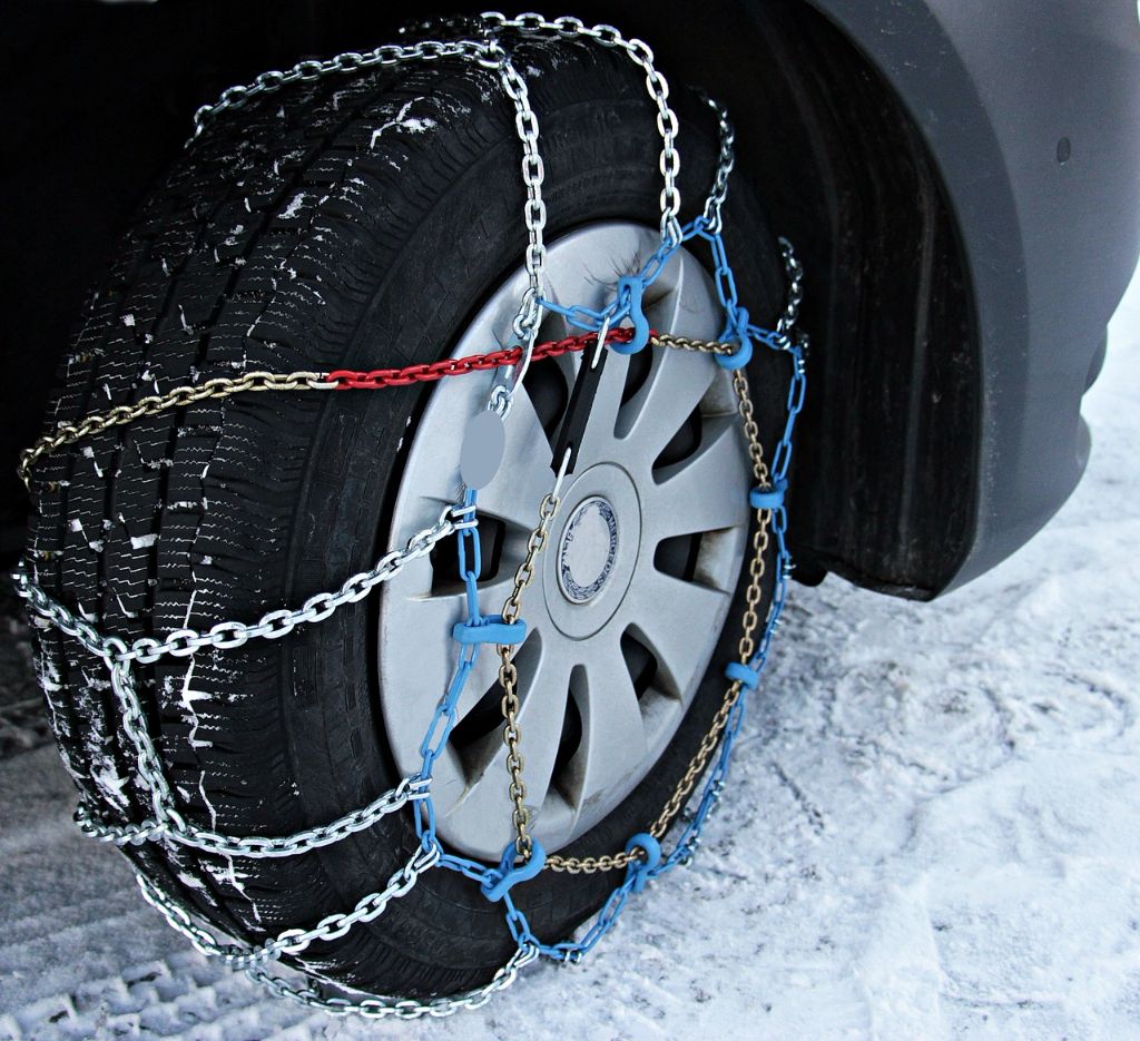 Tire Chains | Choosing Chains for Tires in NH | Gurney's Automotive